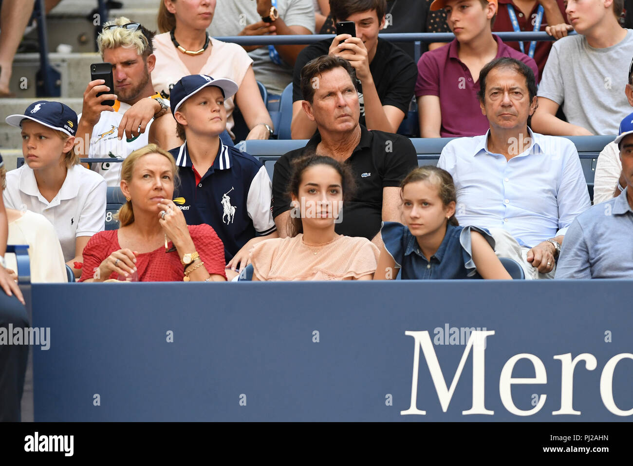 John paulson jenny paulson zaharia hi-res stock photography and images ...