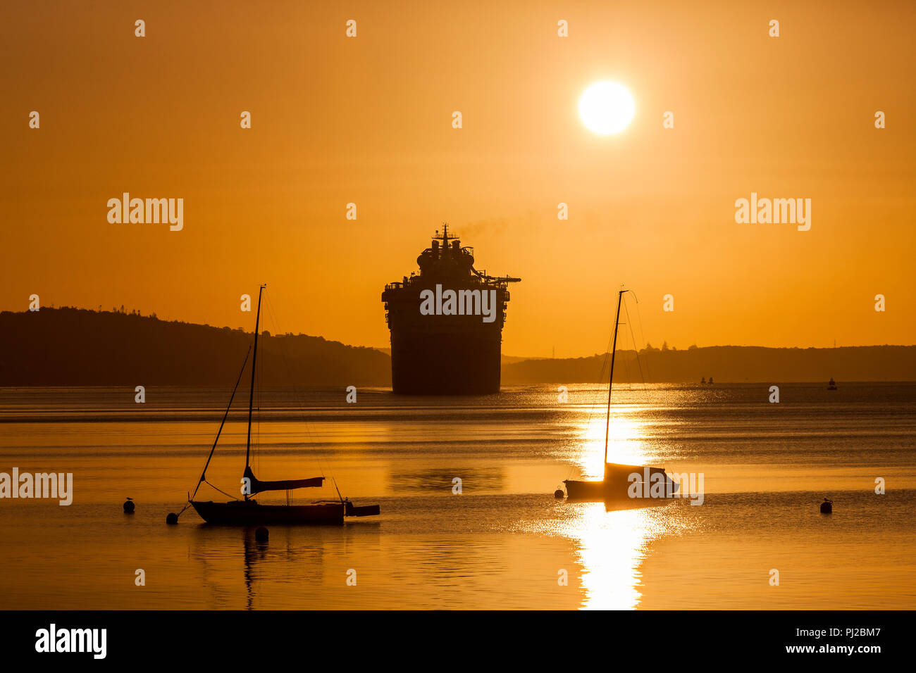 Rising magic hi-res stock photography and images - Alamy