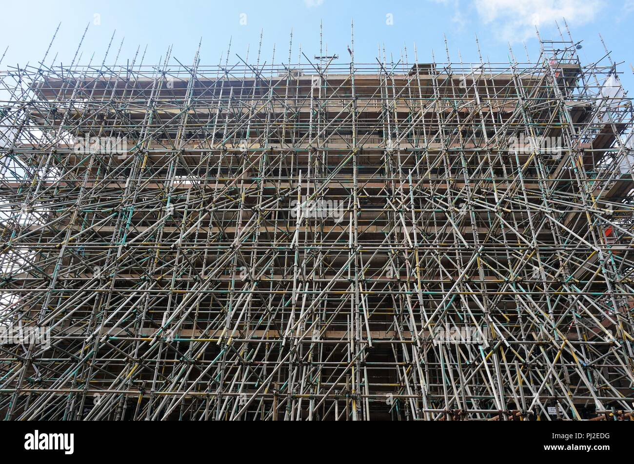 Dismantle wall hi-res stock photography and images - Alamy