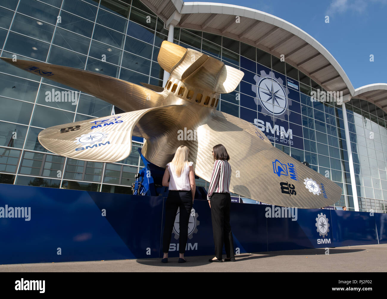 Women shipbuilding hi-res stock photography and images - Alamy