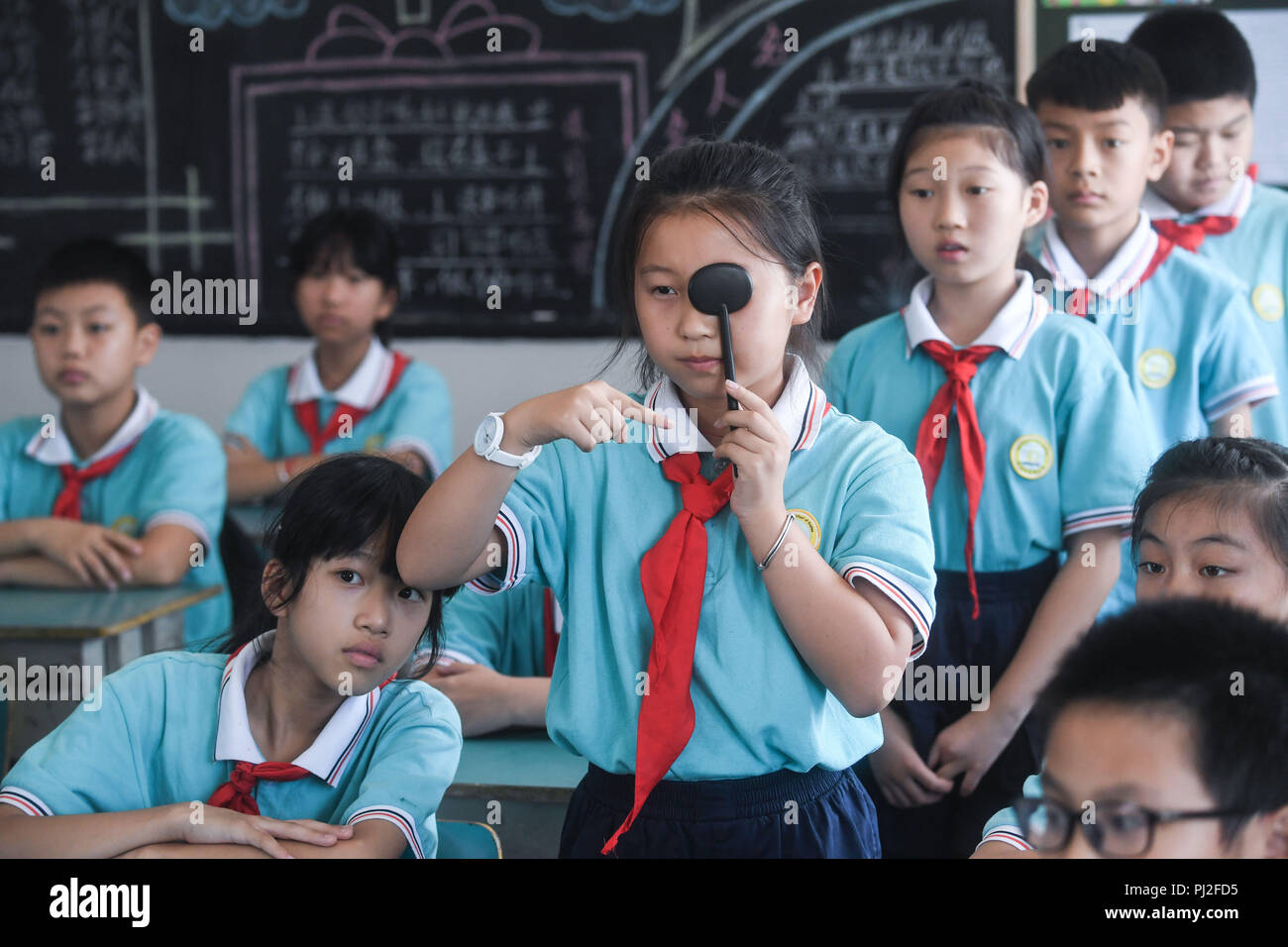 Myopia children china hi-res stock photography and images - Alamy