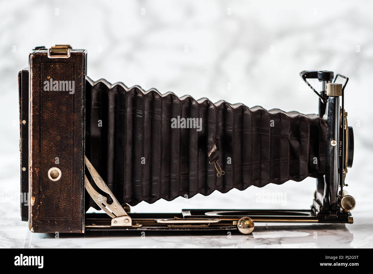 Old Accordion Camera High Resolution Stock Photography and Images - Alamy