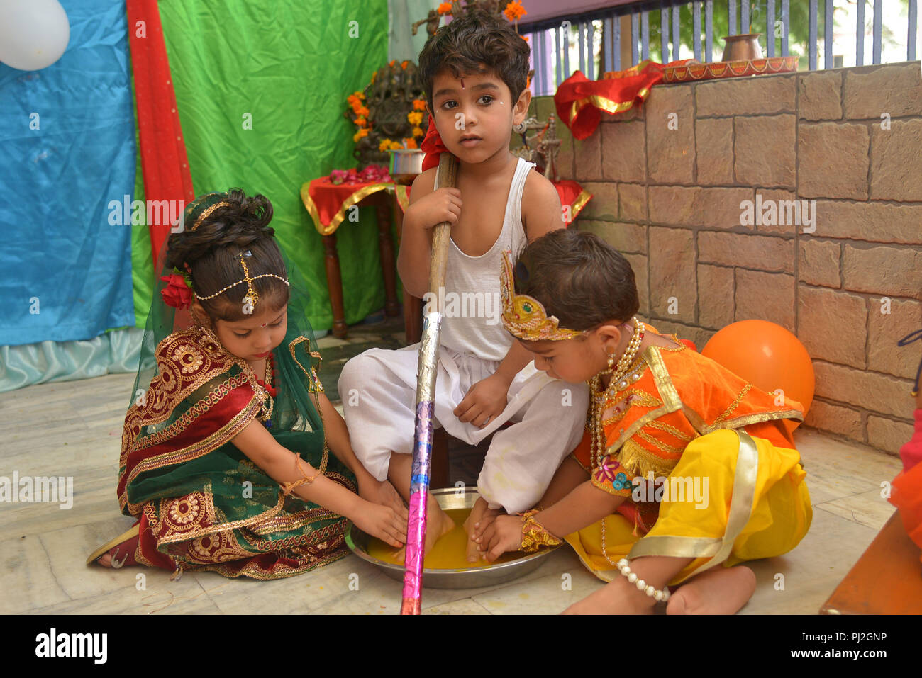 Brahmin students hi-res stock photography and images - Alamy