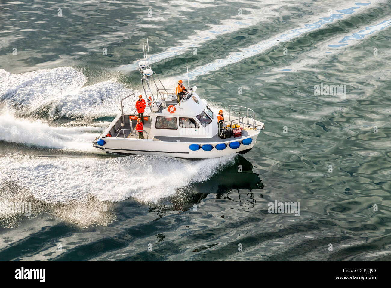 People inside boats hi-res stock photography and images - Alamy