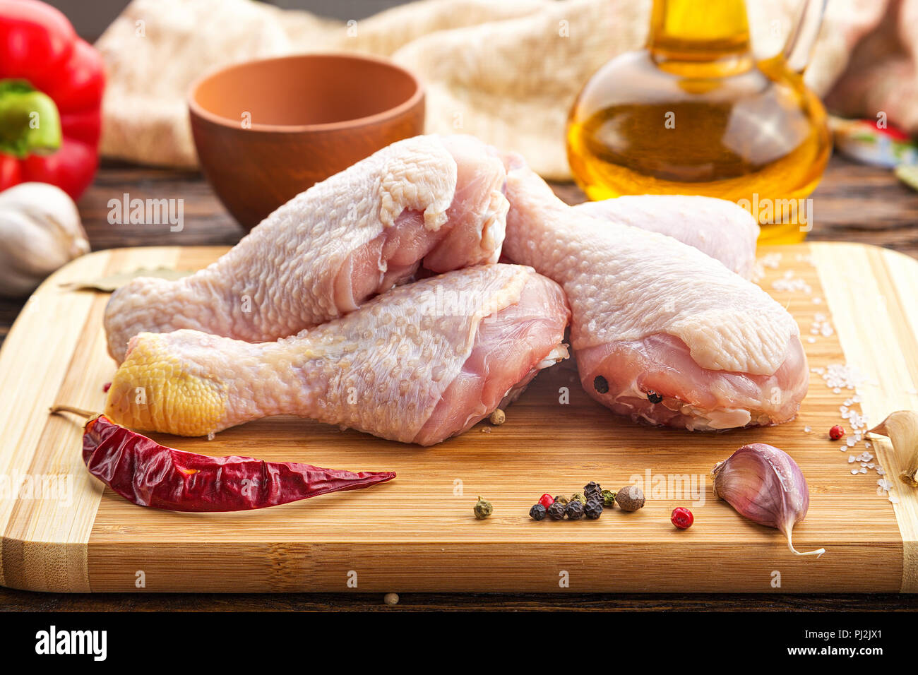 Raw chicken hi-res stock photography and images - Alamy