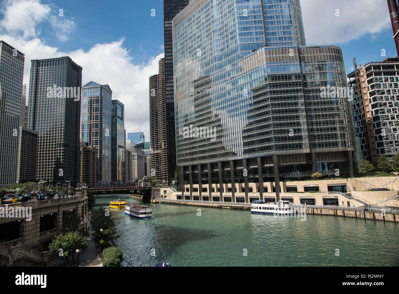 Aerial Chicago bay buildings bridge Stock Photo - Alamy