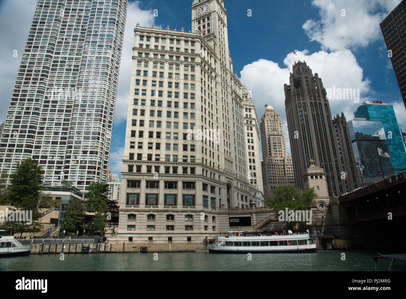 Aerial Chicago bay buildings bridge Stock Photo - Alamy