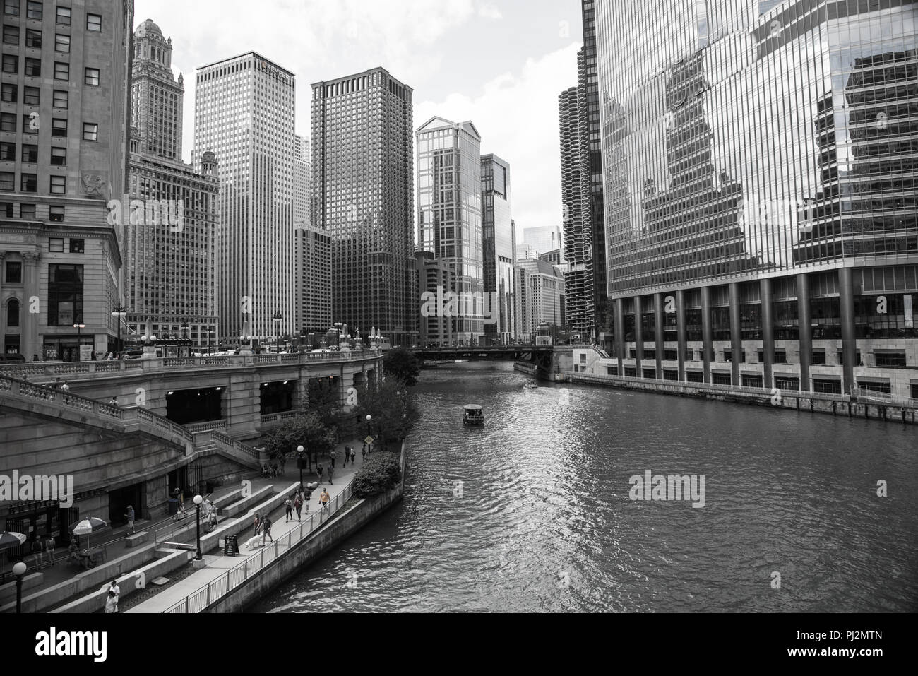 Aerial Chicago bay buildings bridge Stock Photo - Alamy