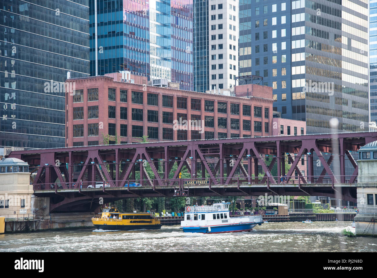 Aerial Chicago bay buildings bridge Stock Photo - Alamy
