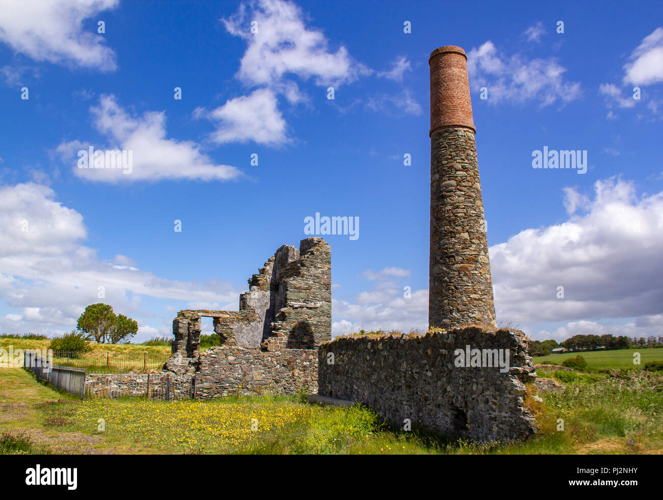 Old mine ruins hi-res stock photography and images - Alamy