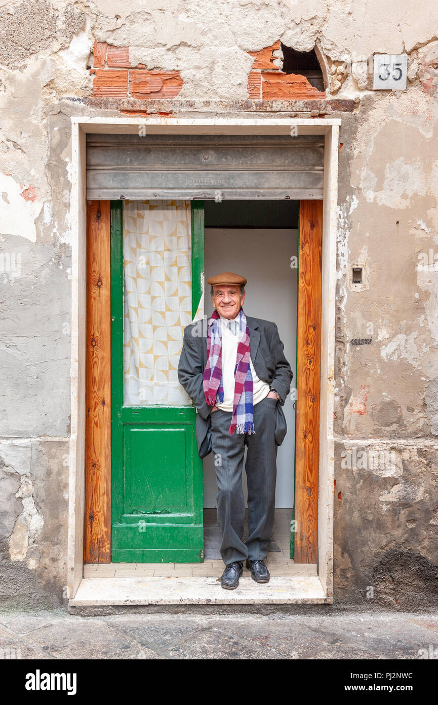 Italian men suit hi-res stock photography and images - Alamy