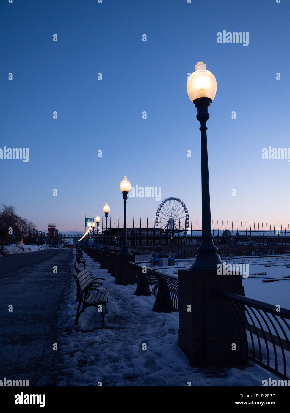 Benches promenade walkway hi-res stock photography and images - Alamy