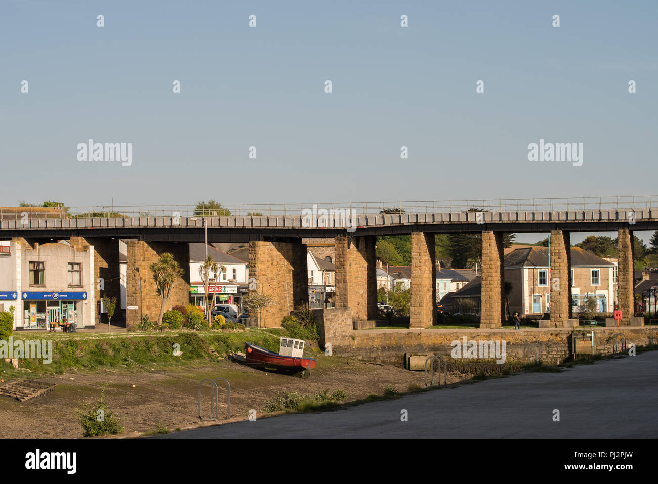 Kink rail hi-res stock photography and images - Alamy