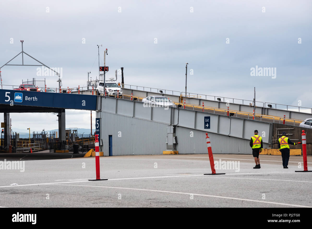 Tsawwassen ferry terminal hi-res stock photography and images - Alamy