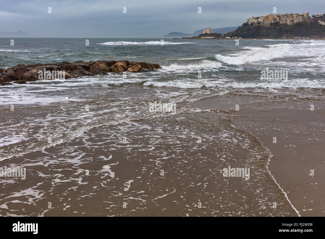 Sperlonga italy beach hi-res stock photography and images - Alamy