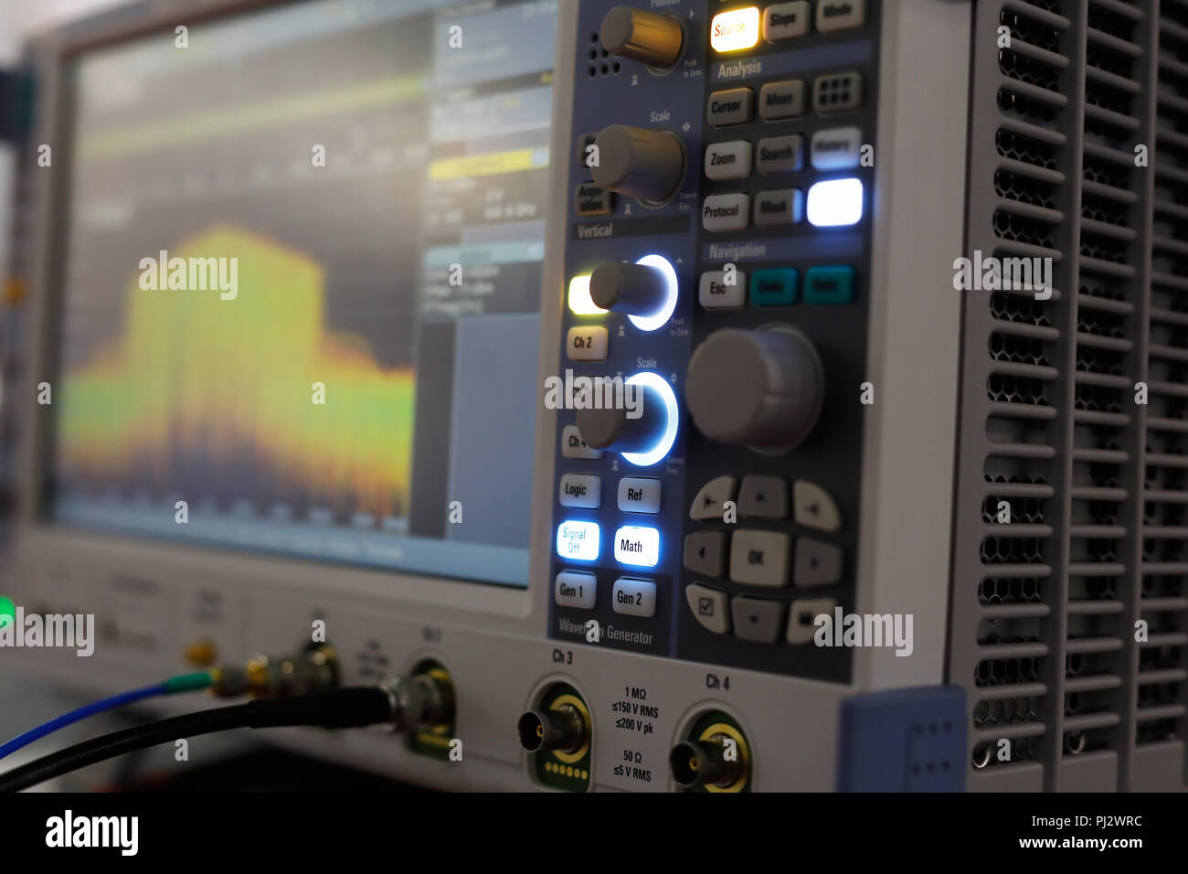 Digital oscilloscope hi-res stock photography and images - Alamy