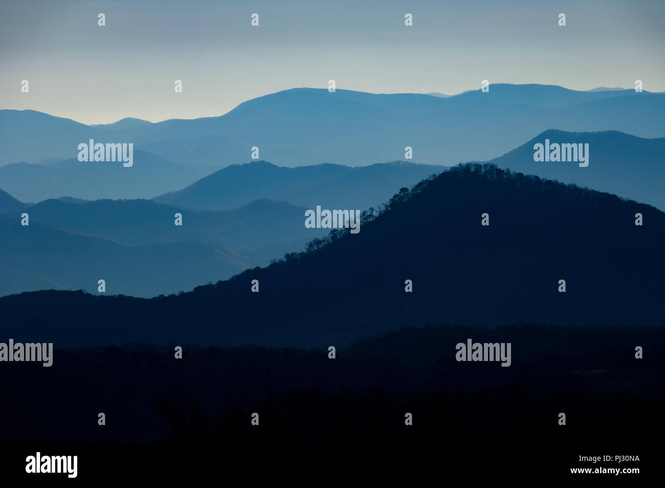 Blue ridge range hi-res stock photography and images - Alamy