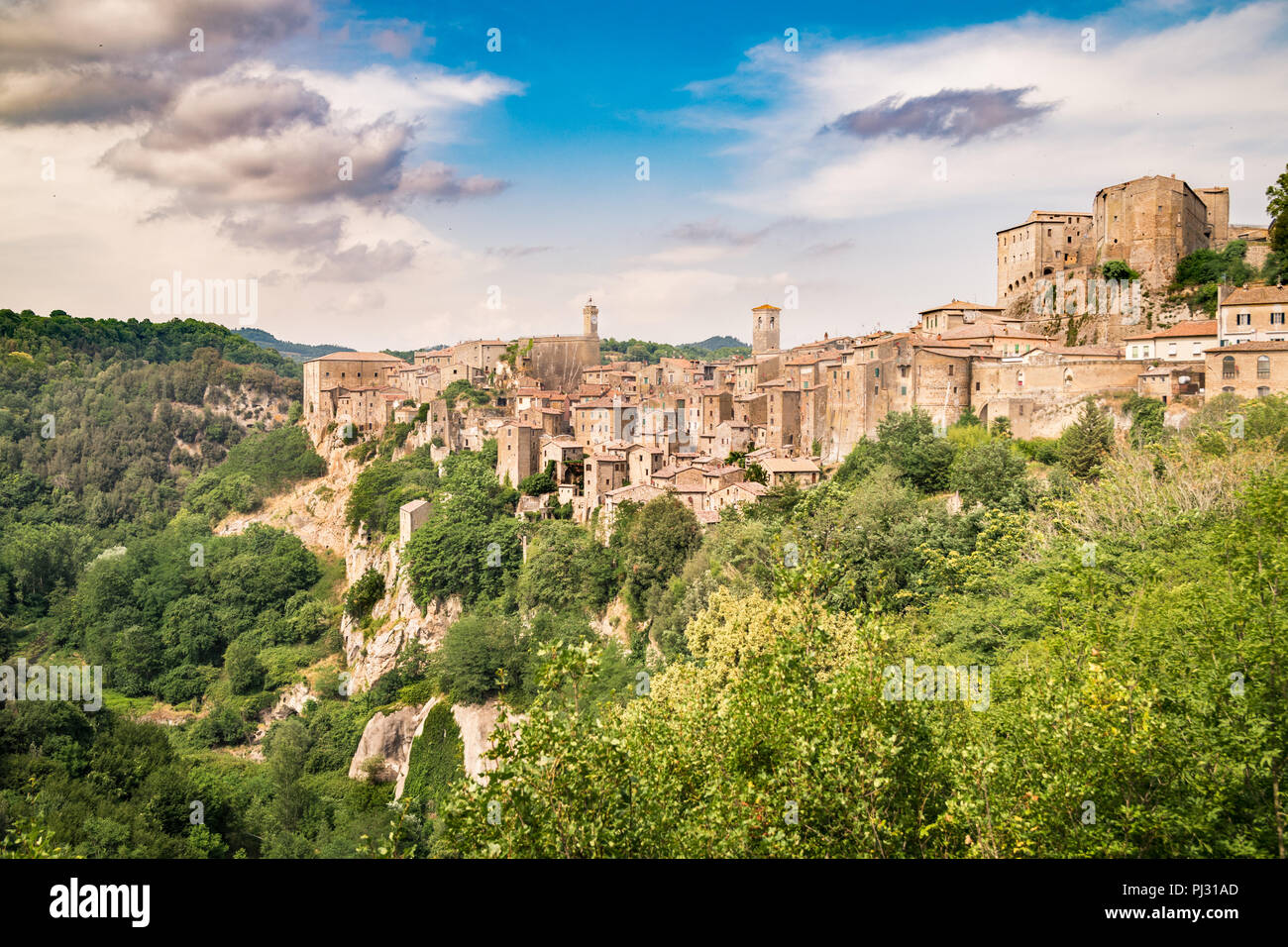 Tuff architecture hi-res stock photography and images - Alamy