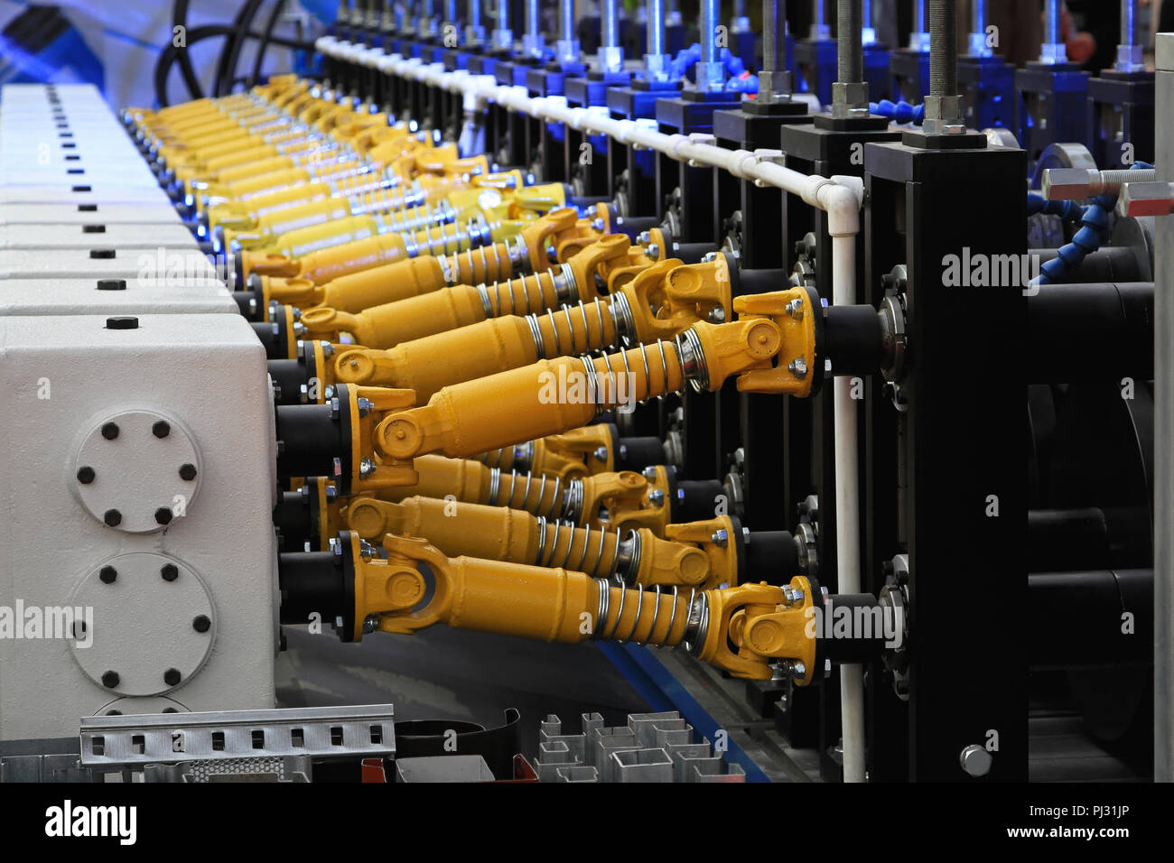 Cardan system hi-res stock photography and images - Alamy