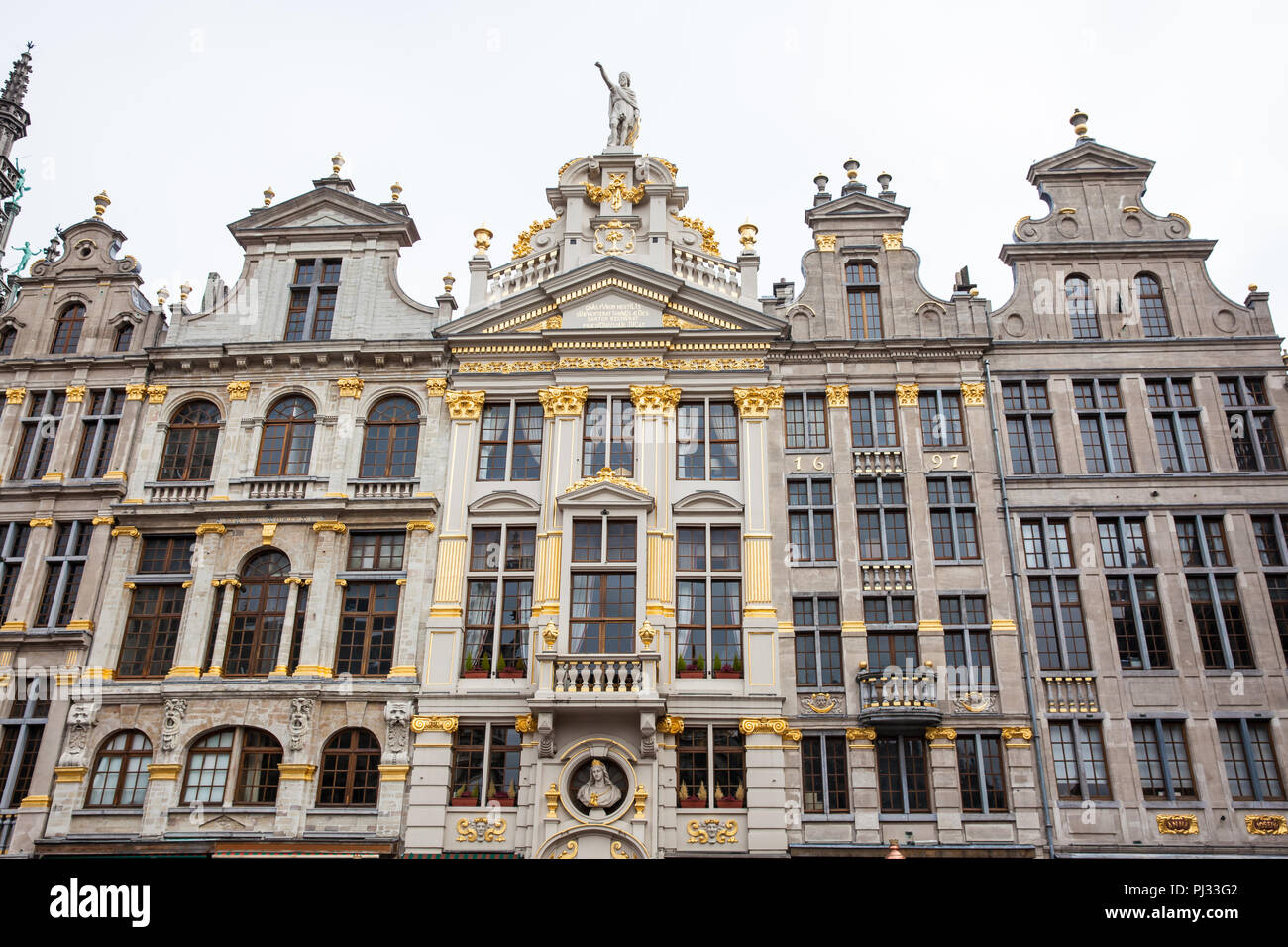 Brussels guild houses hi-res stock photography and images - Alamy