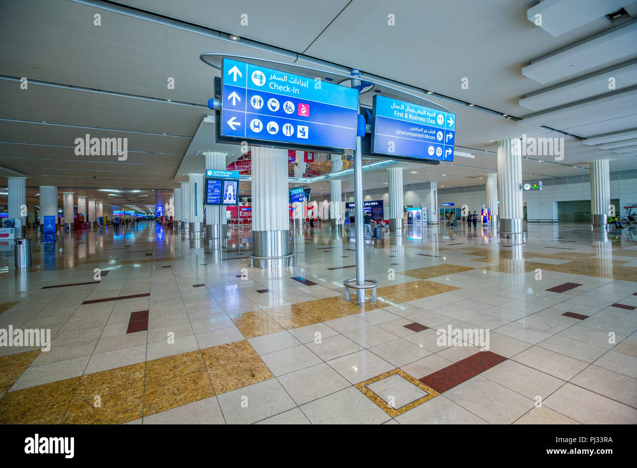 Airport notice board hi-res stock photography and images - Alamy