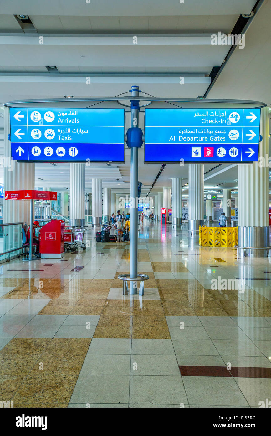 Airport notice board High Resolution Stock Photography and Images - Alamy
