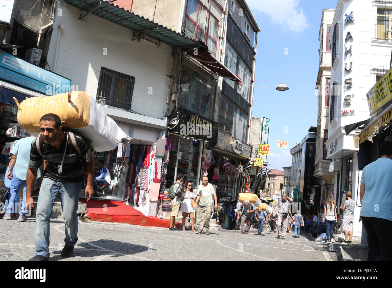 Shops outside grand bazaar istanbul hi-res stock photography and images ...