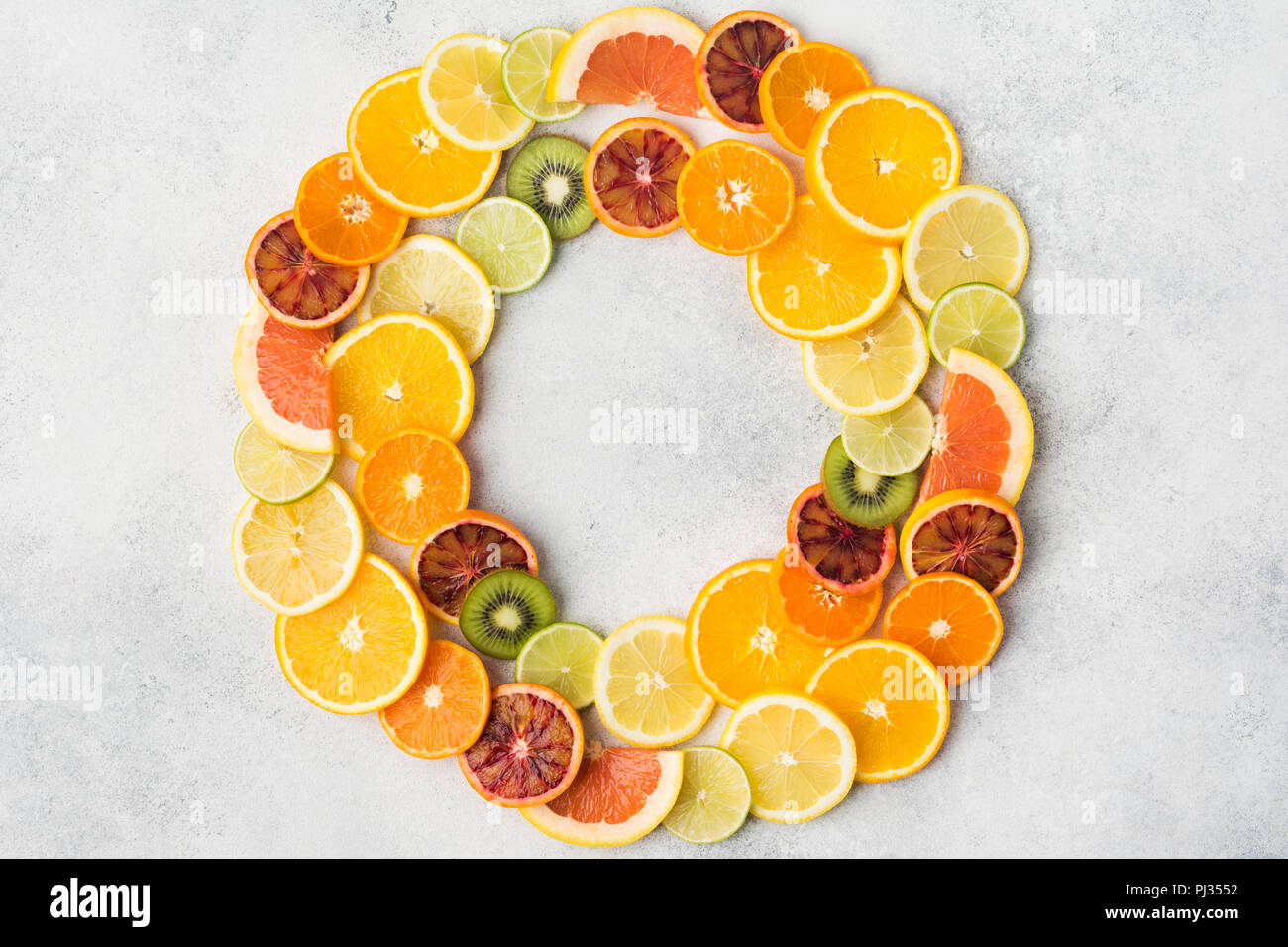 Food arranged circle hi-res stock photography and images - Alamy