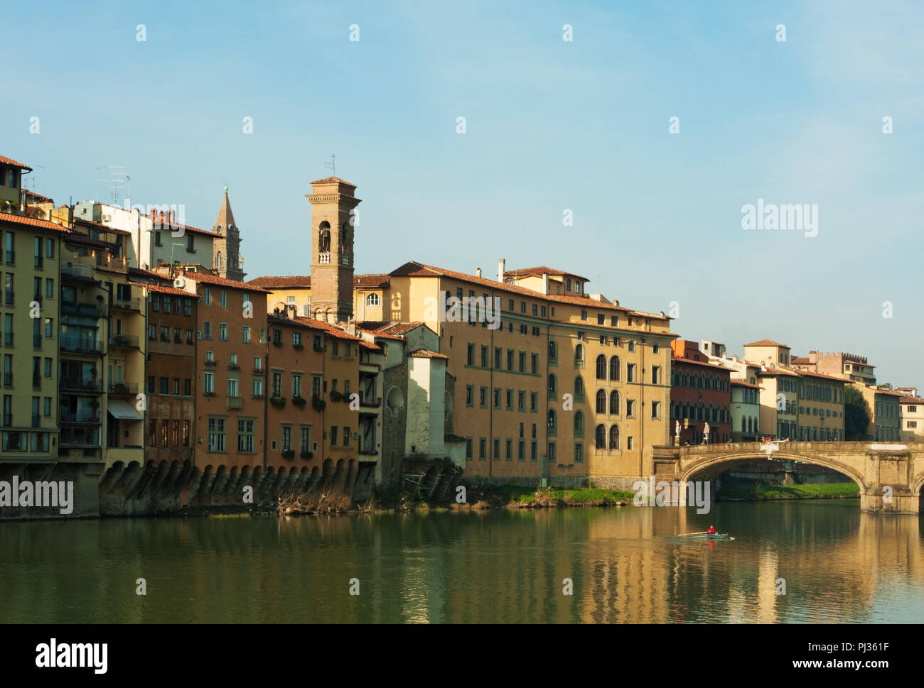 Ponte Santa Trinita. The Ponte Santa Trìnita is a Renaissance bridge in ...