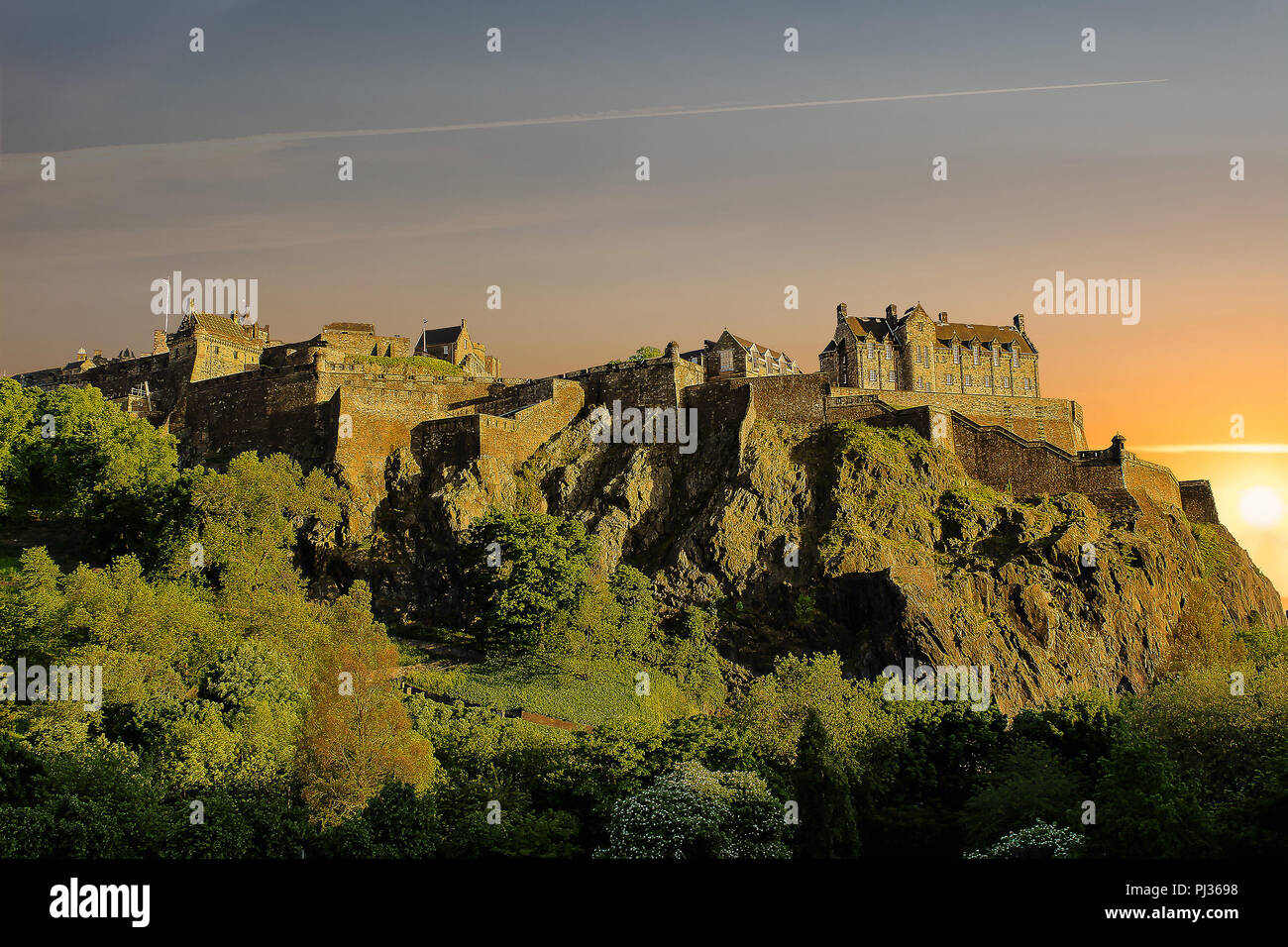 Edinburgh castle tour guide hi-res stock photography and images - Alamy