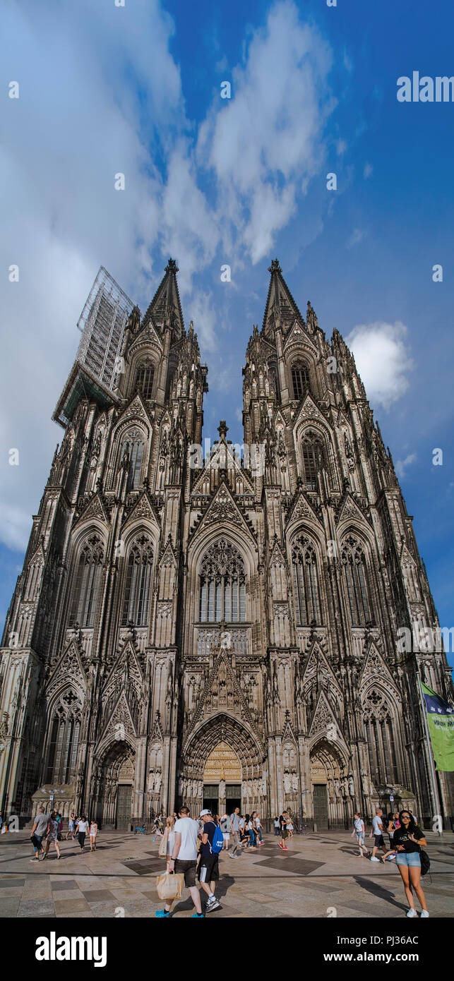 Colonge gothic cathedral hi-res stock photography and images - Alamy