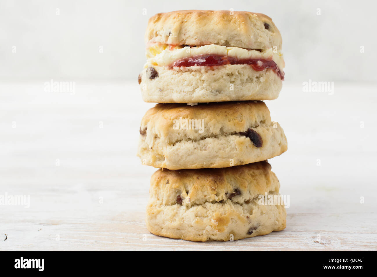 Scones strawberry jam clotted cream hi-res stock photography and images ...