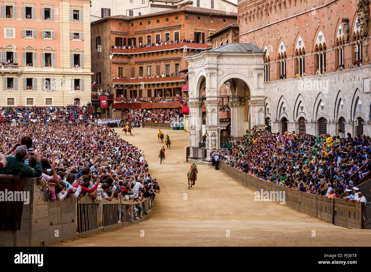 Palio di siena horse riding hi-res stock photography and images - Alamy