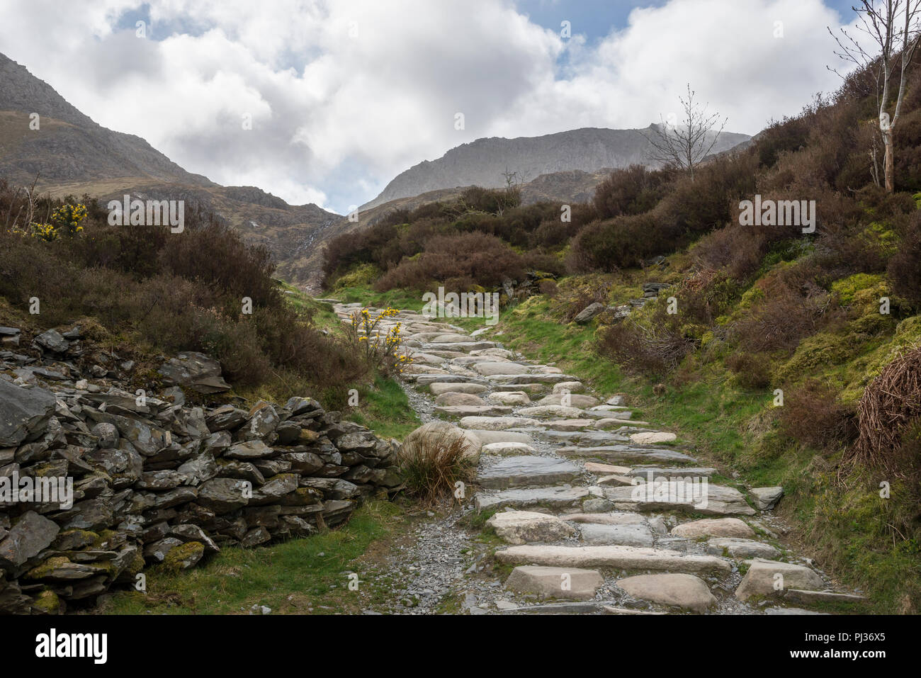 Rocky path to Cwm Idwal, Snowdonia national park, North Wales Stock ...