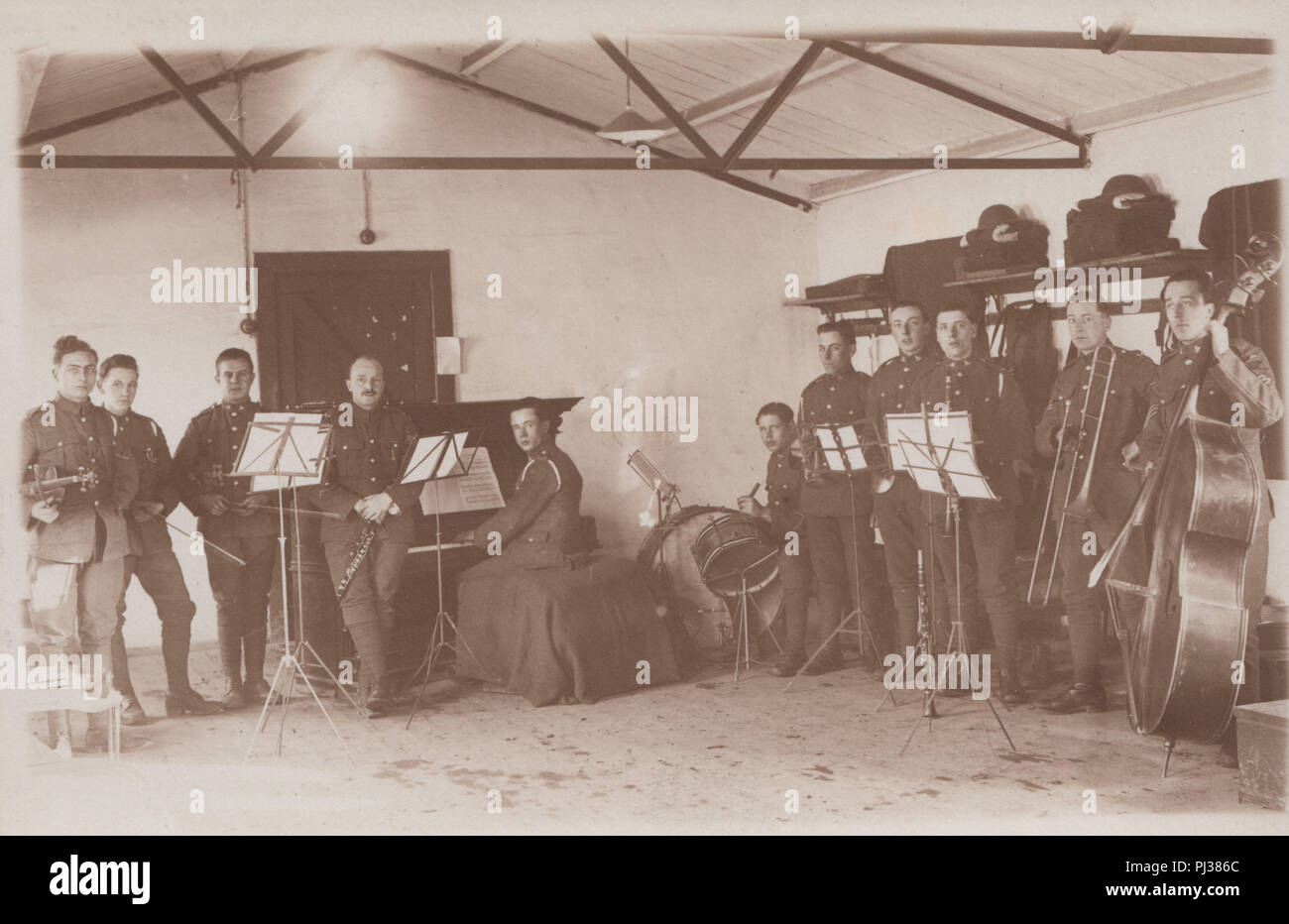 Black british musicians hi-res stock photography and images - Alamy