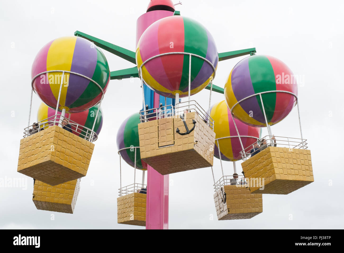 Peppa Pig's big balloon ride, Peppa pig world, Paultons Park , Romsey ...