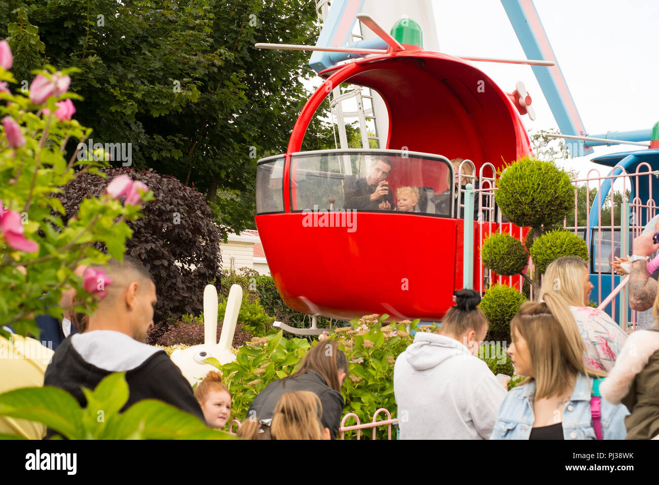 Miss Rabbits Helicopter flight ride, Peppa pig world, Paultons park ...