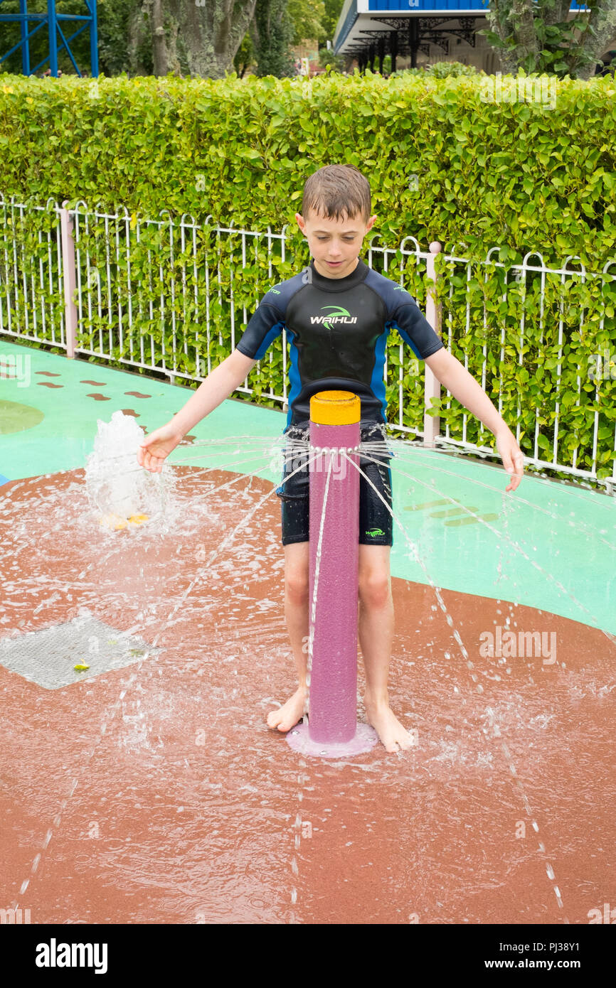 Muddy Puddle's Water Splash Park, Peppa Pig World, Paultons Park ...