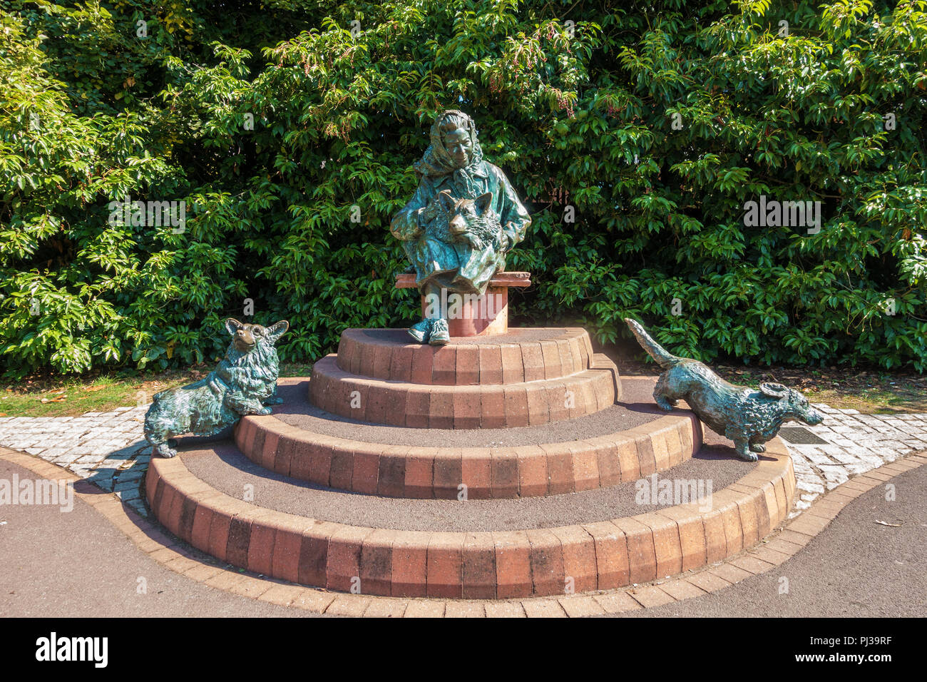 Windsor Lady A Sculpture Of Queen Elizabeth With Her Corgis By Lydia
