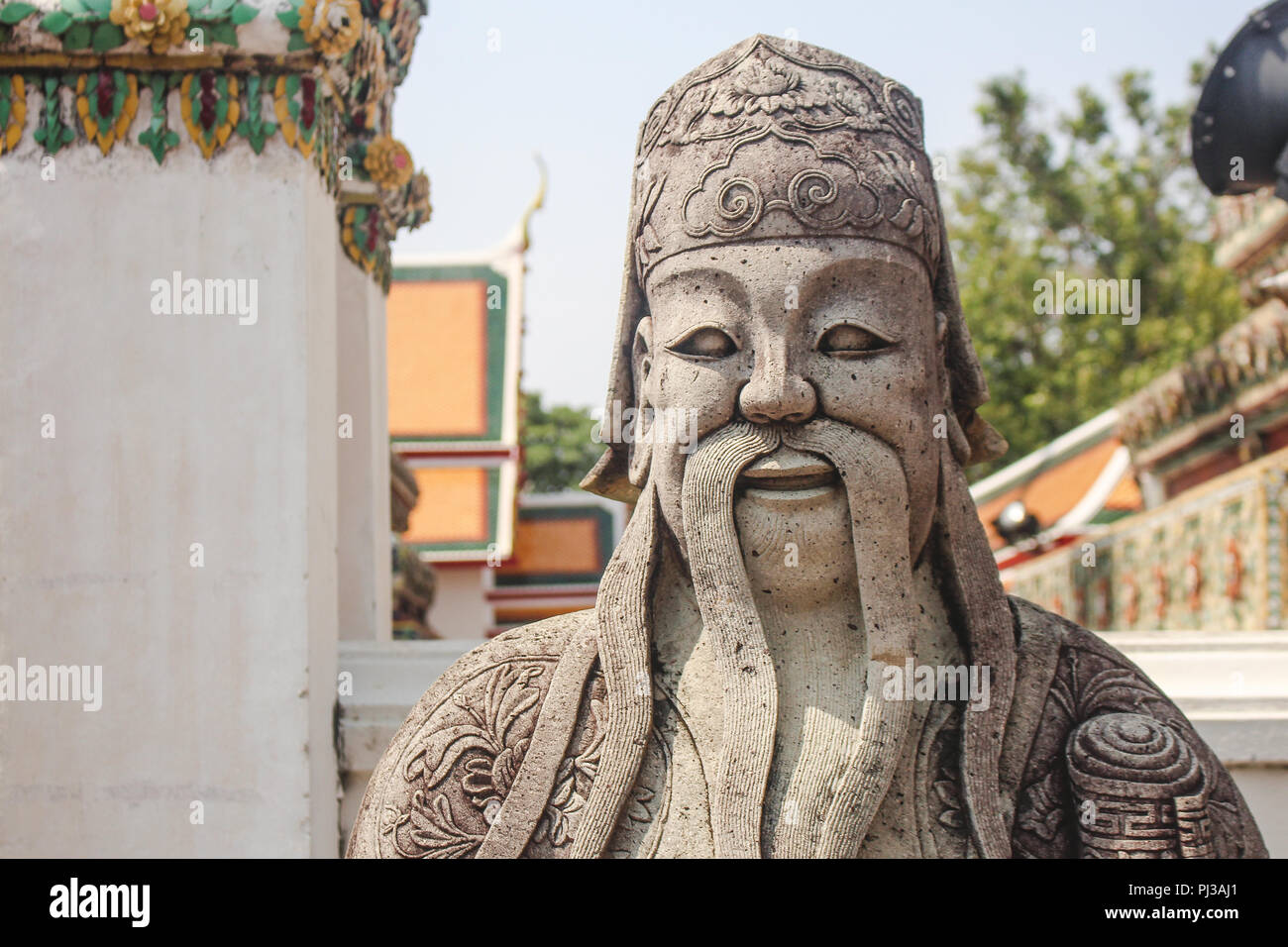 Giant ancient guardian stone sculpture hi-res stock photography and ...