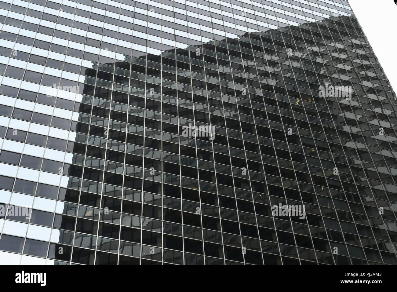 Chicago east wacker drive hi-res stock photography and images - Alamy