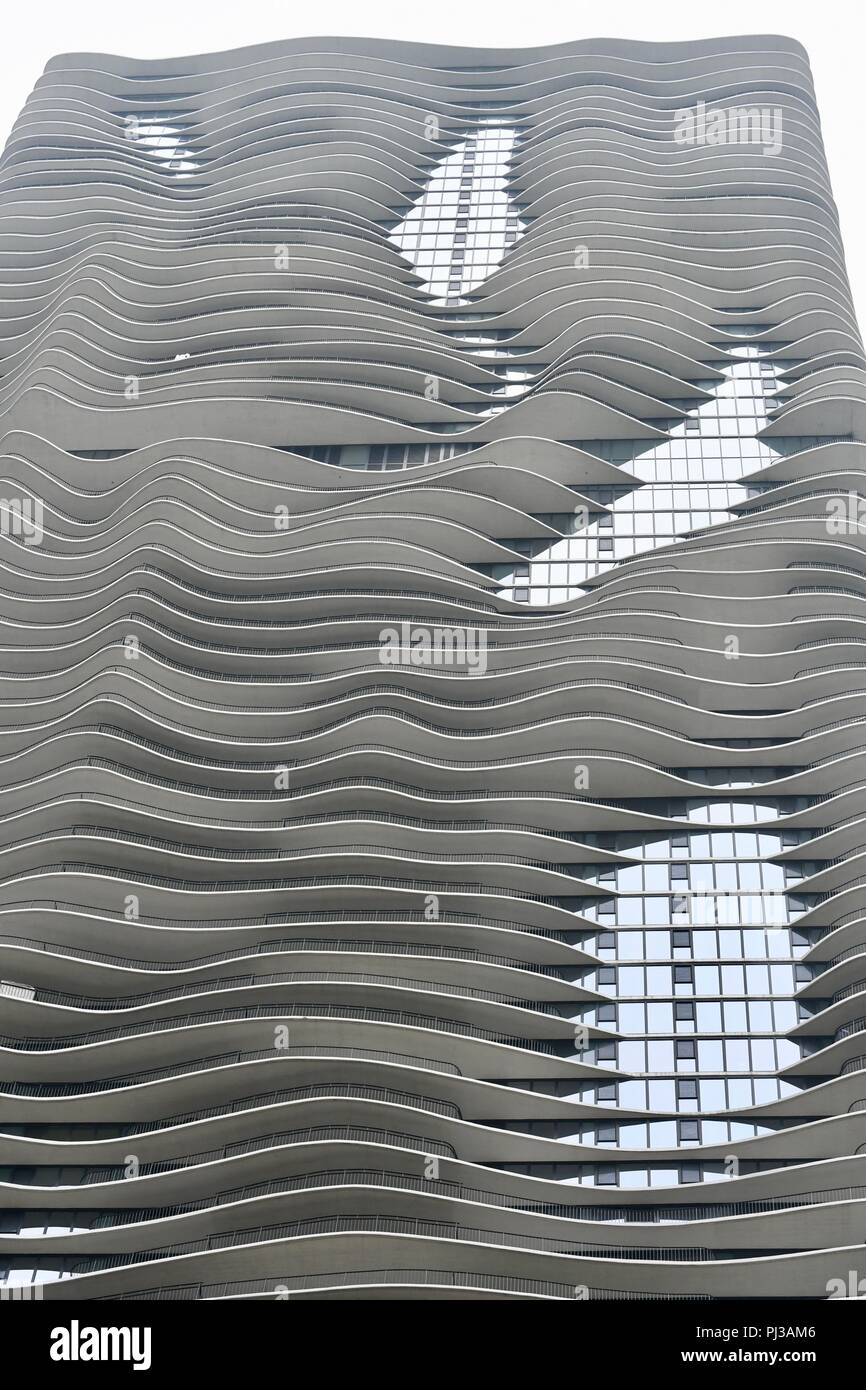 Aqua tower chicago hi-res stock photography and images - Alamy