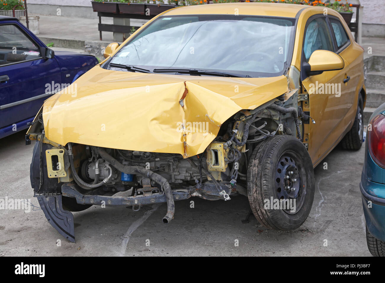 Bended metal hi-res stock photography and images - Alamy