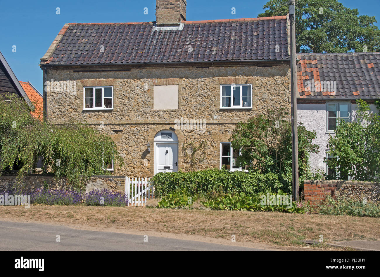 Snape village hi-res stock photography and images - Alamy