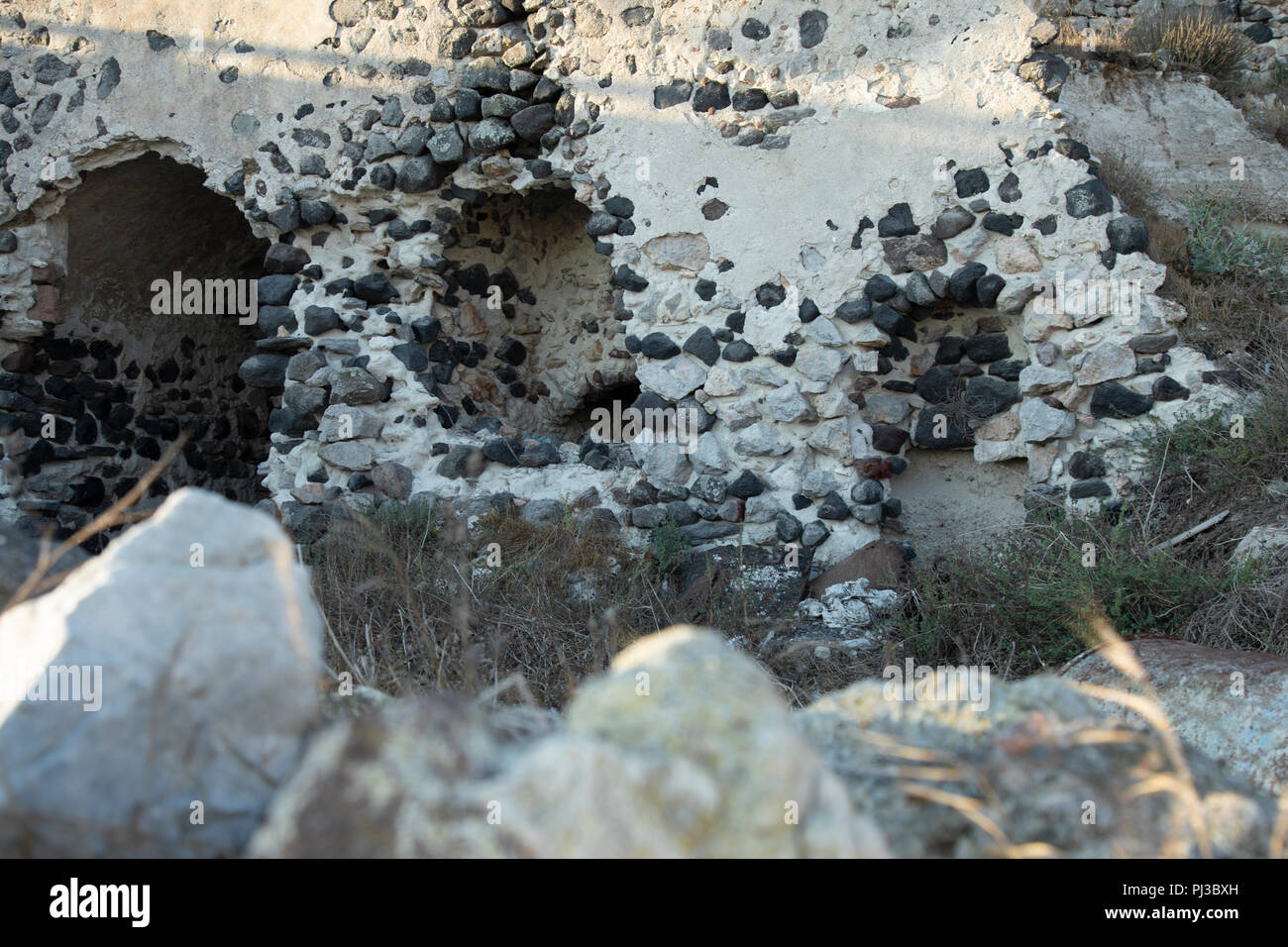 Traditional cave homes in Pyrgos, Santorini Greece Stock Photo - Alamy