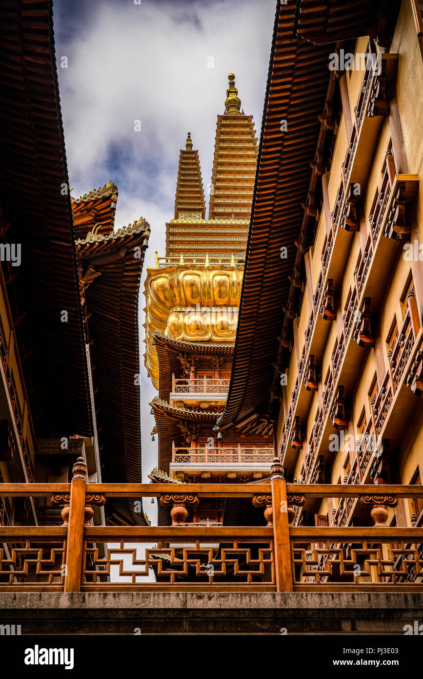 Jing’an temple shanghai roof hi-res stock photography and images - Alamy
