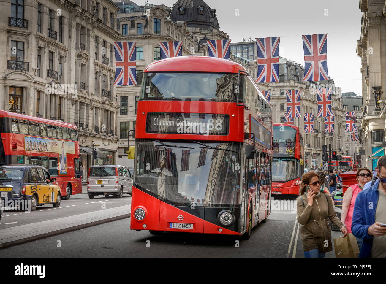 London busverkehr hi-res stock photography and images - Alamy