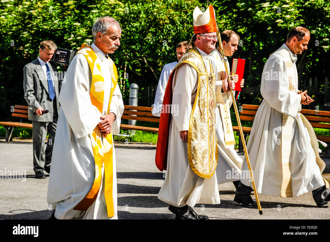 Catholic altar boy's cross hi-res stock photography and images - Alamy