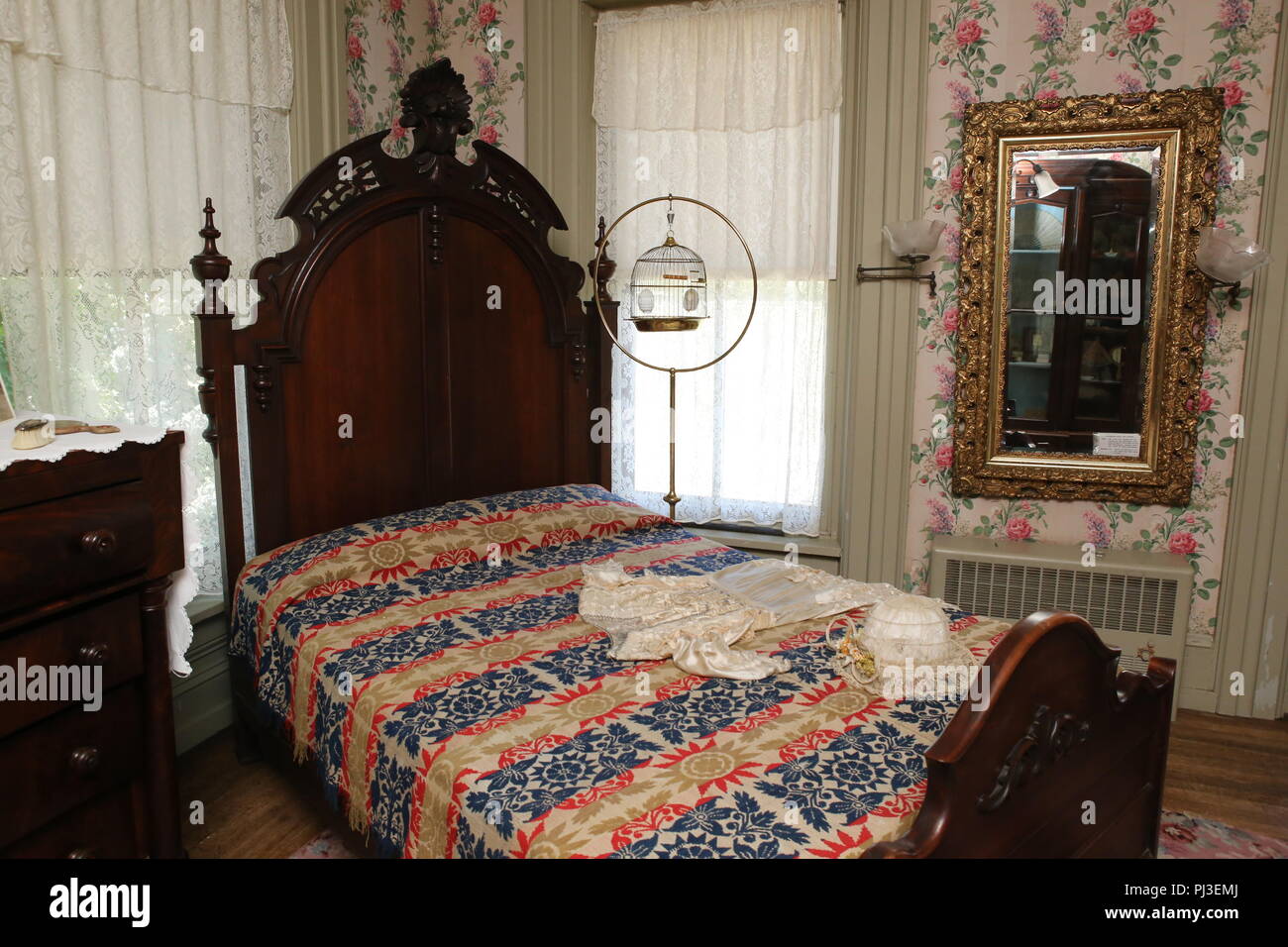 Camera room ghost hi-res stock photography and images - Alamy