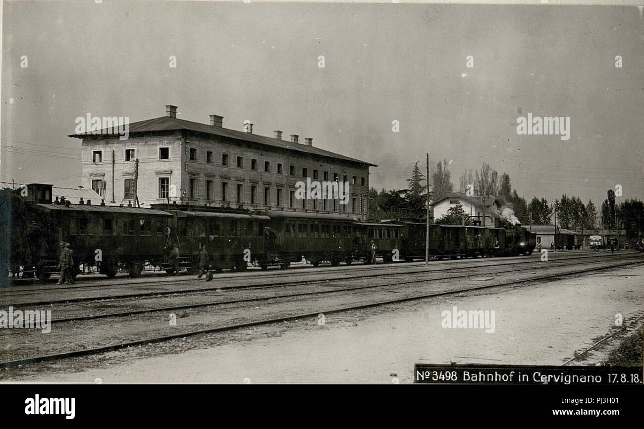 Bahnhof in Cervignano Stock Photo - Alamy